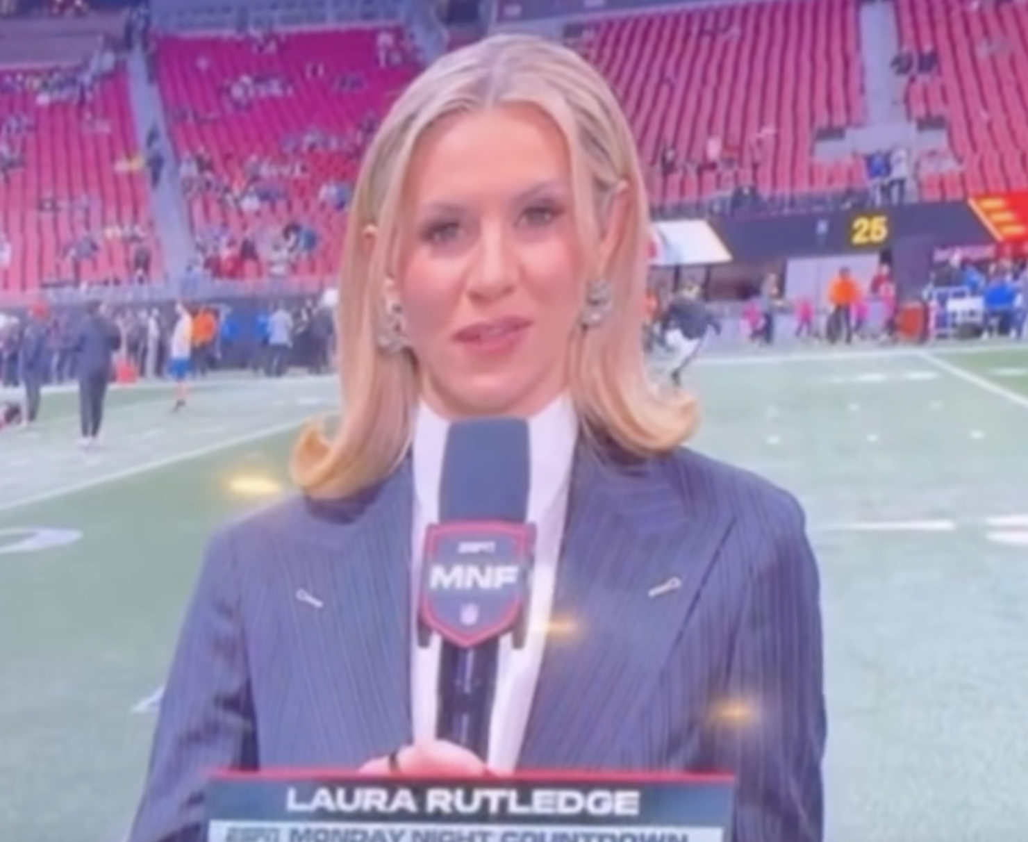 NFL Sideline Reporter's 'Monday Night Football' Outfit Sparks Debate ...