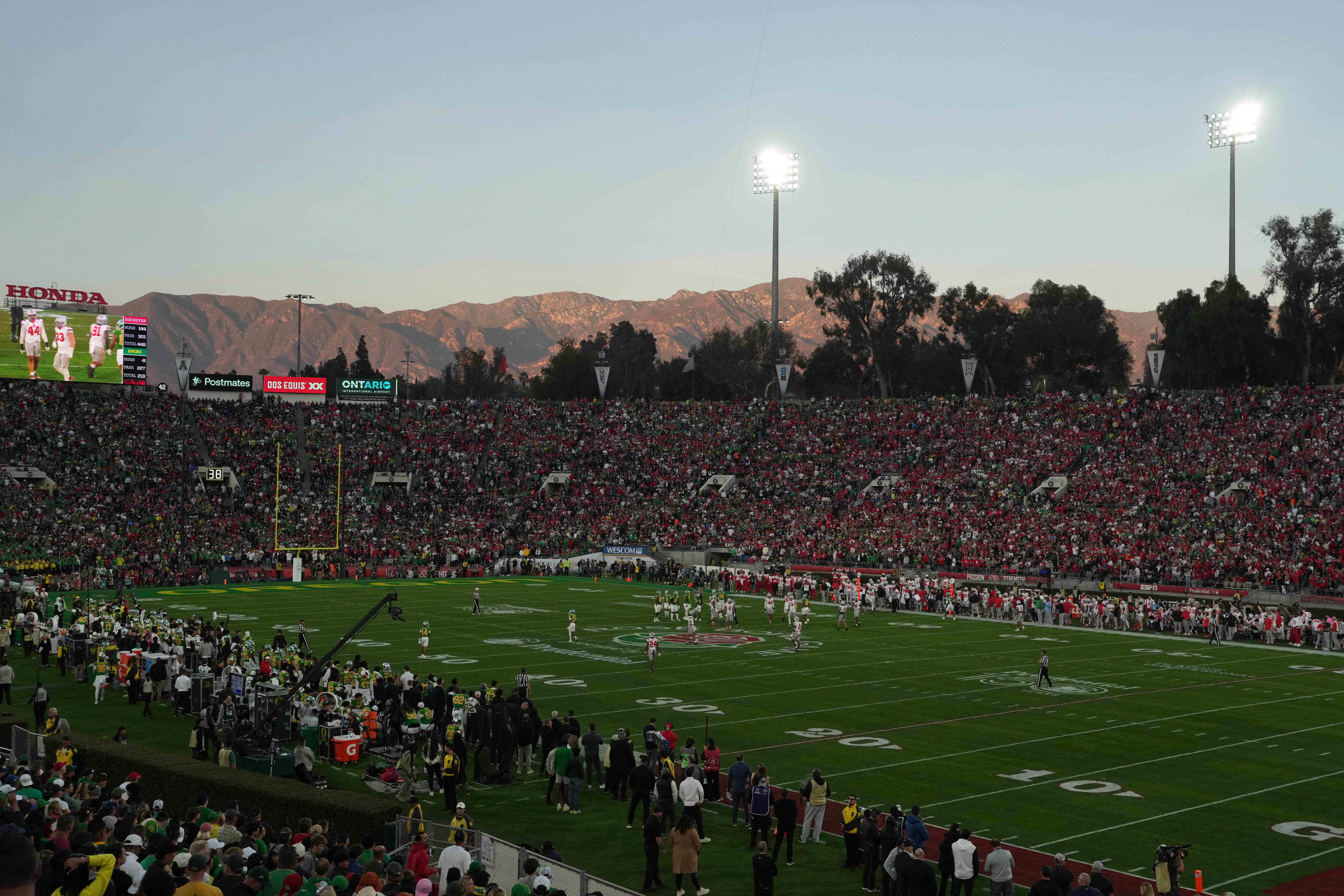 The Rose Bowl Is Expected To Make Unfortunate Weather History - The Spun