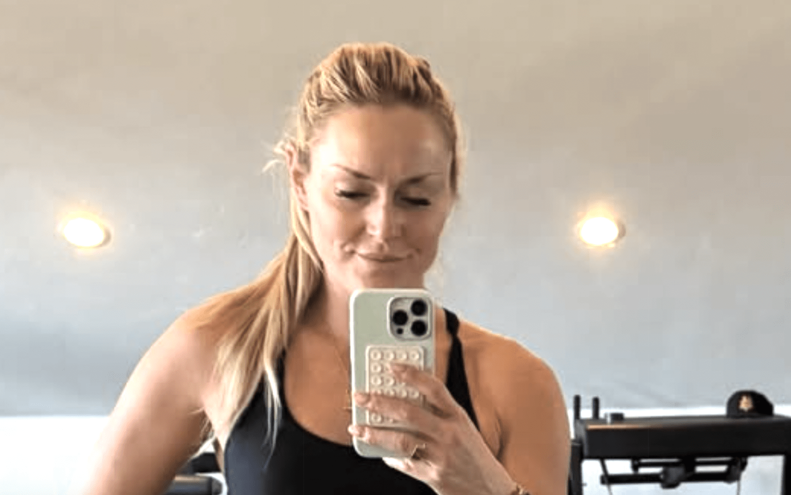 Lindsey Vonn's Jaw-Dropping 'Body Paint' Photo Is Going Viral - The Spun