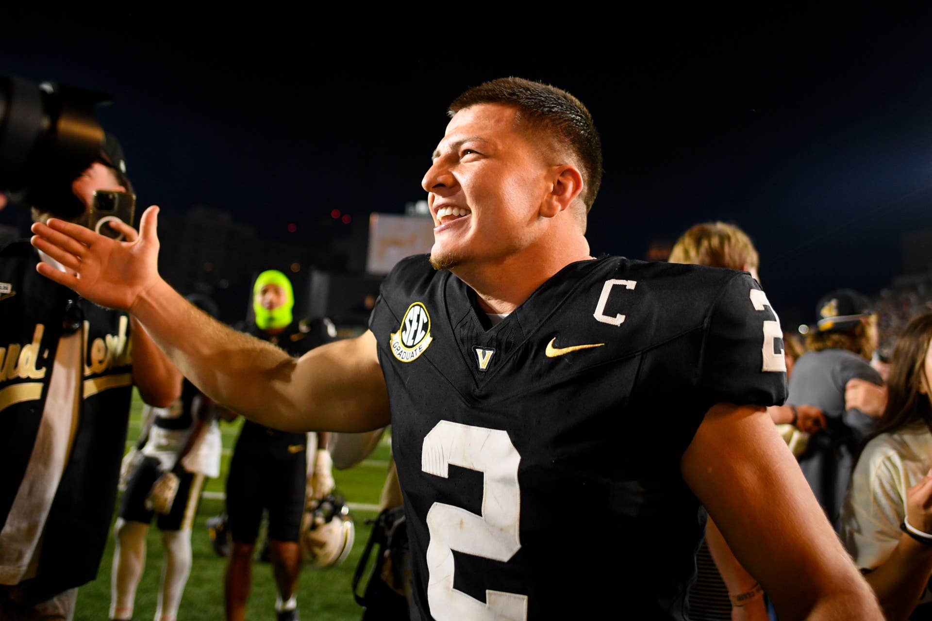 Former NFL Star Quarterback Sends Warning To Diego Pavia - The Spun