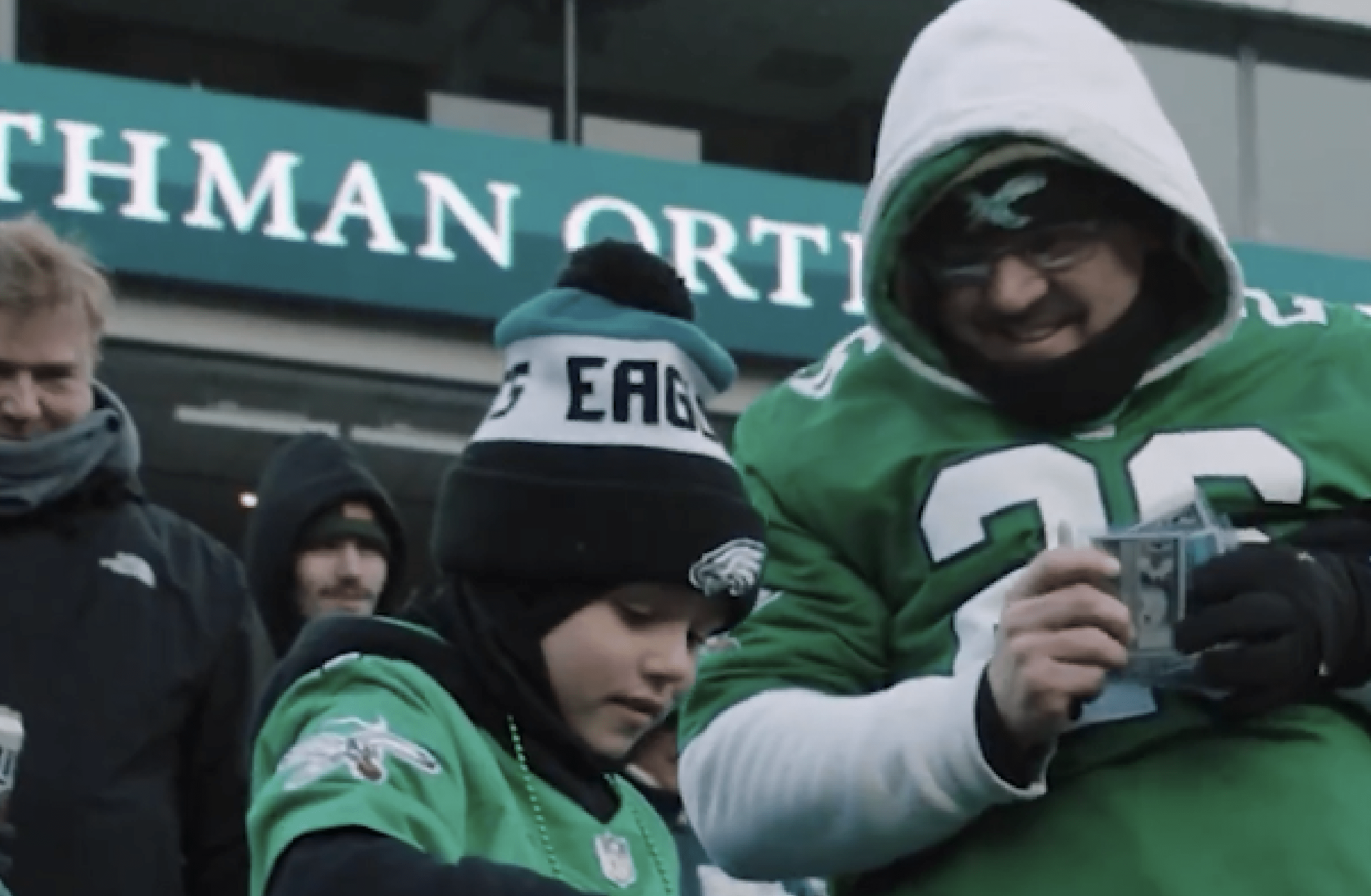 Father Ripped For His 'Embarrassing' Behavior At NFL Game - The Spun