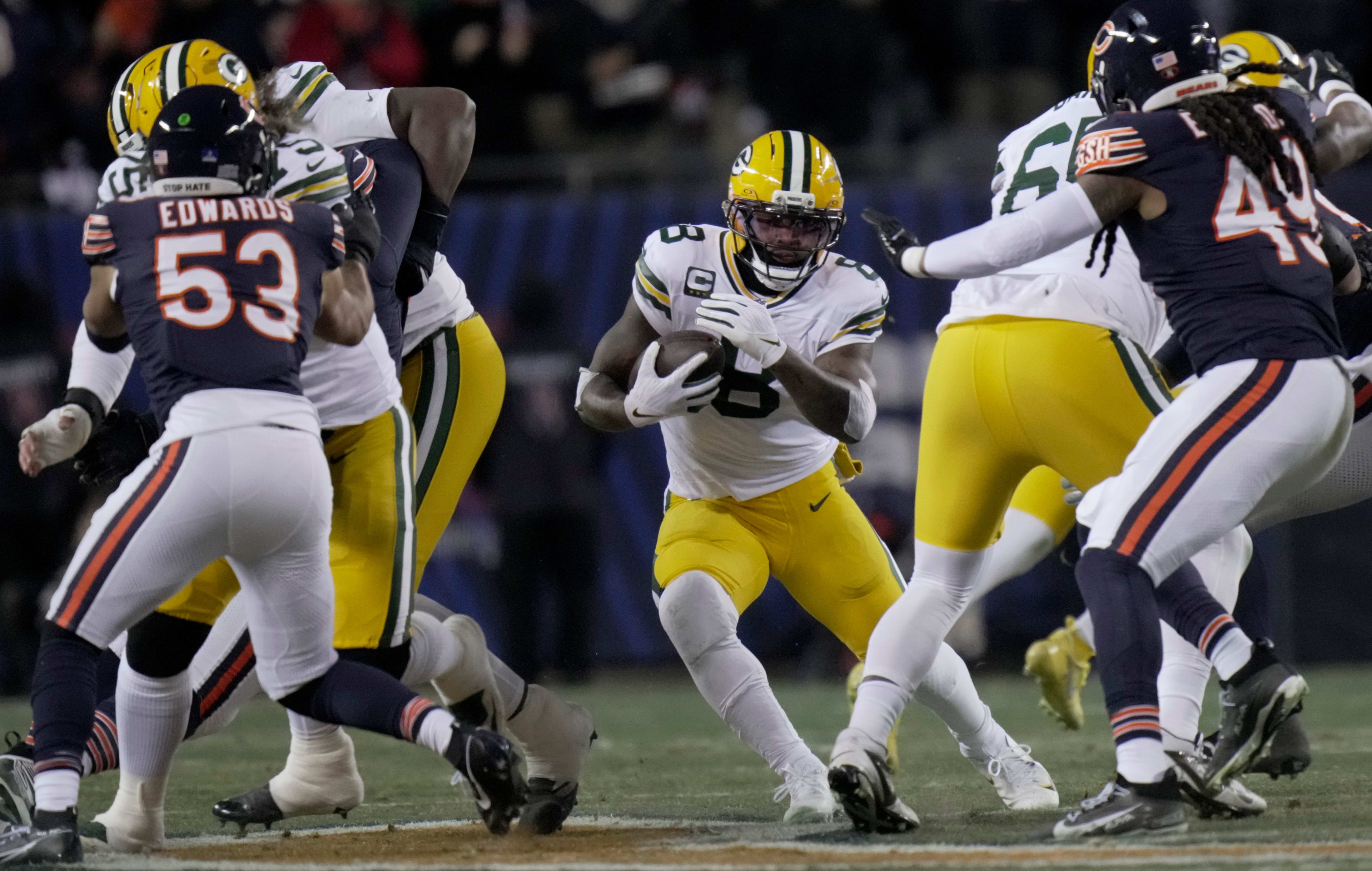 Josh Jacobs' Girlfriend Confirms Rumors With 'Stunning' Swimsuit Photo ...