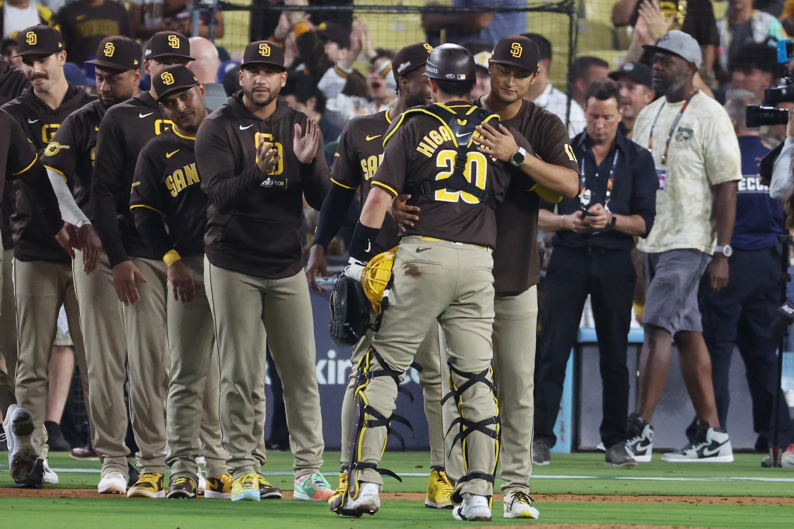 MLB Fans Confused By All-Star Pitcher's Rumored Retirement - The Spun