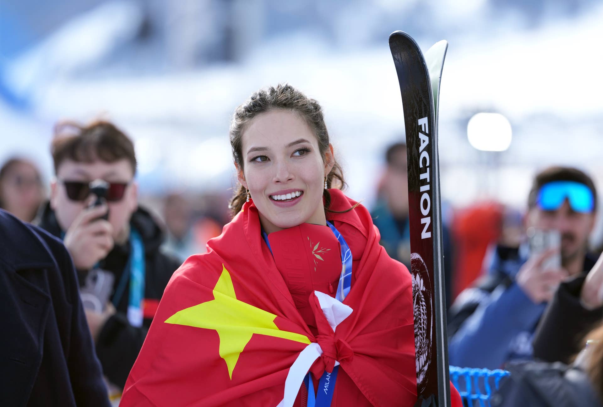 Olympian Eileen Gu's Swimsuit Photo Sent Fans Into A Frenzy - The Spun