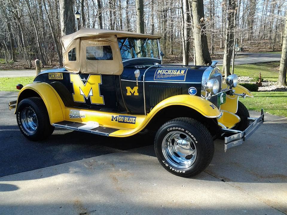 We Asked 50,000 Michigan Fans To Show Us Their Coolest Wolverines Gear ...